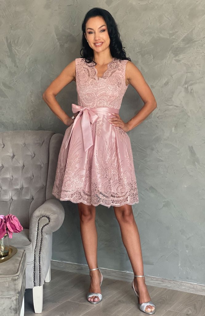 Rochie baby doll din dantela roz pentru banchet si botez ...